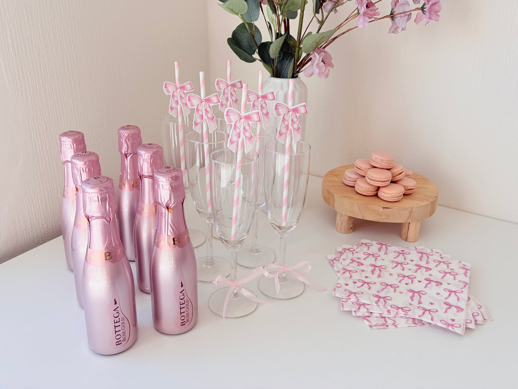 Hen Party & Wedding Accessories, Bridesmaid Gifts & Bridal Ideas – Henworld